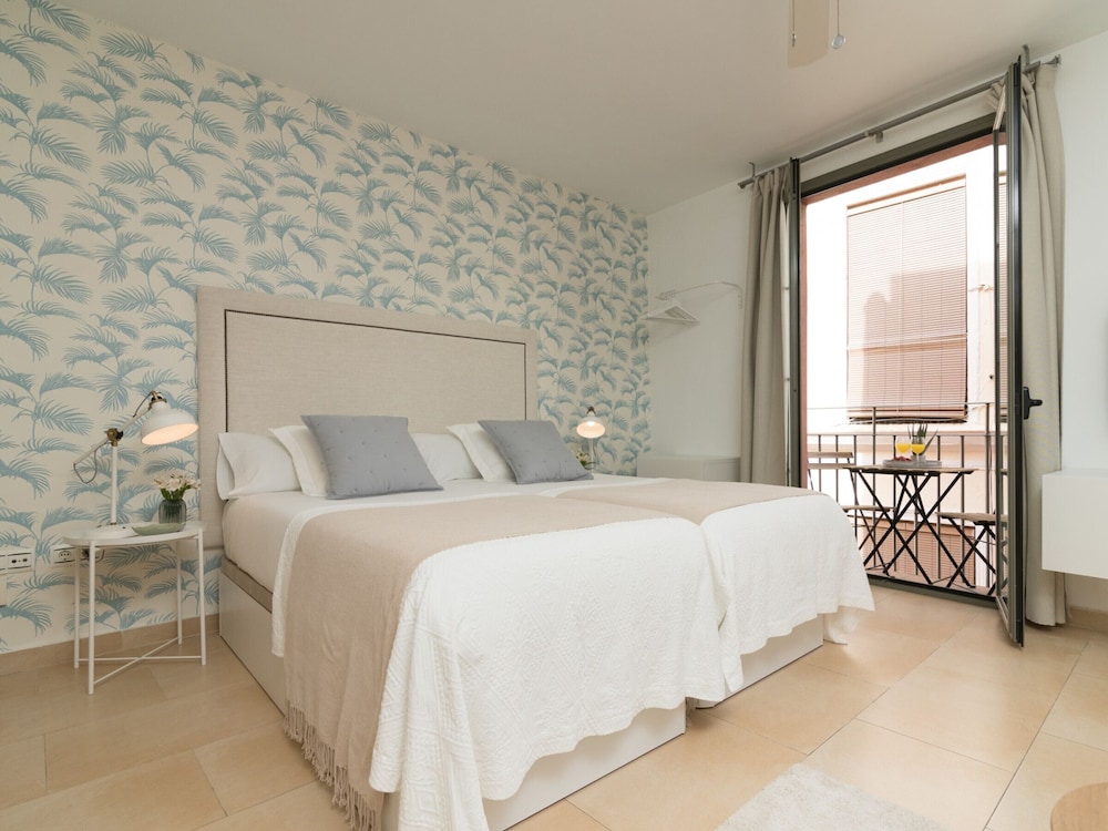 Charming Studio for 2 in Central Malaga with AC, WiFi, and Modern ...