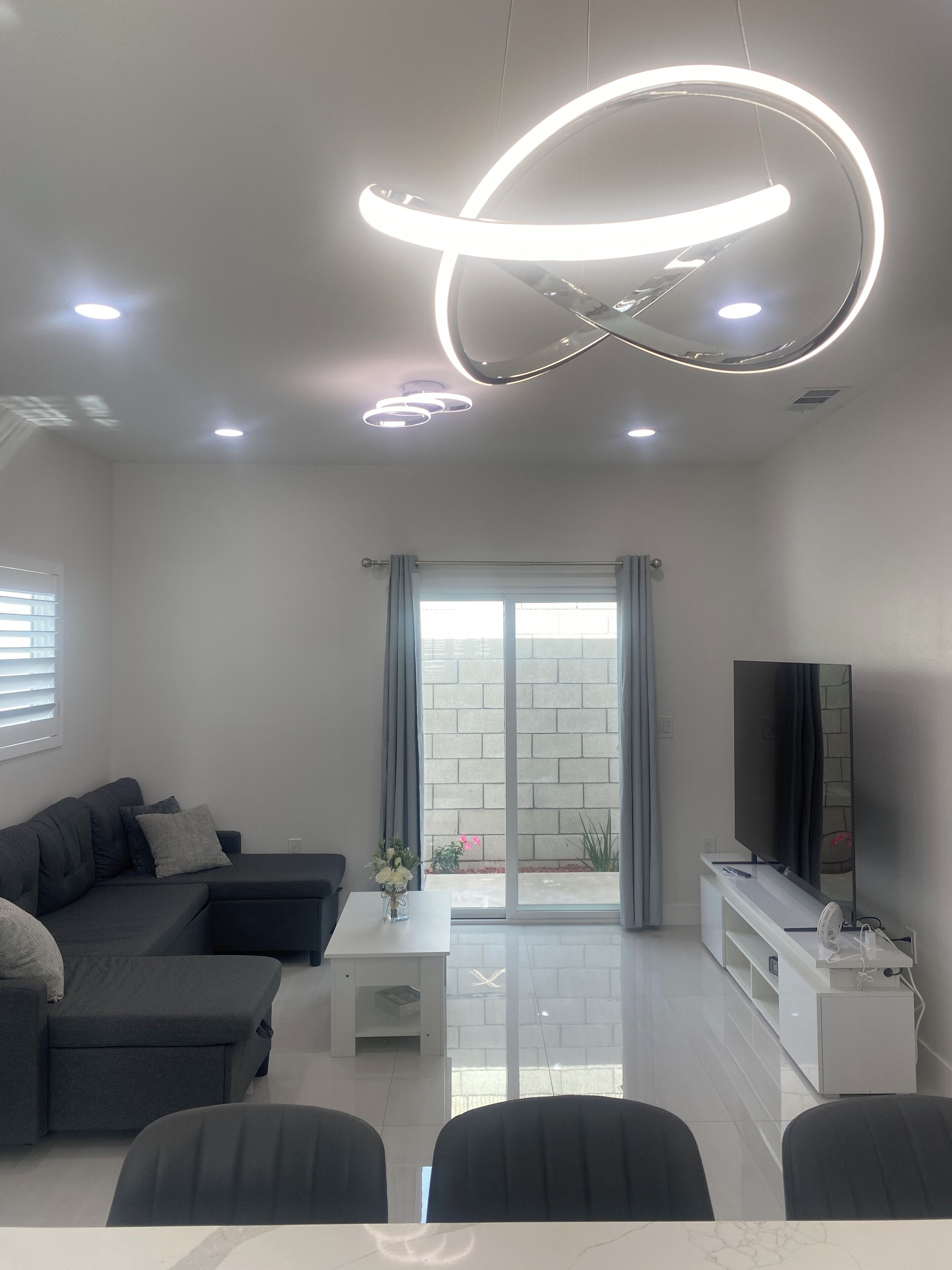 Brand-new Modern 2br /2ba Private Home  Near Little Saigon, K-town & Disneyland - 聖塔安娜