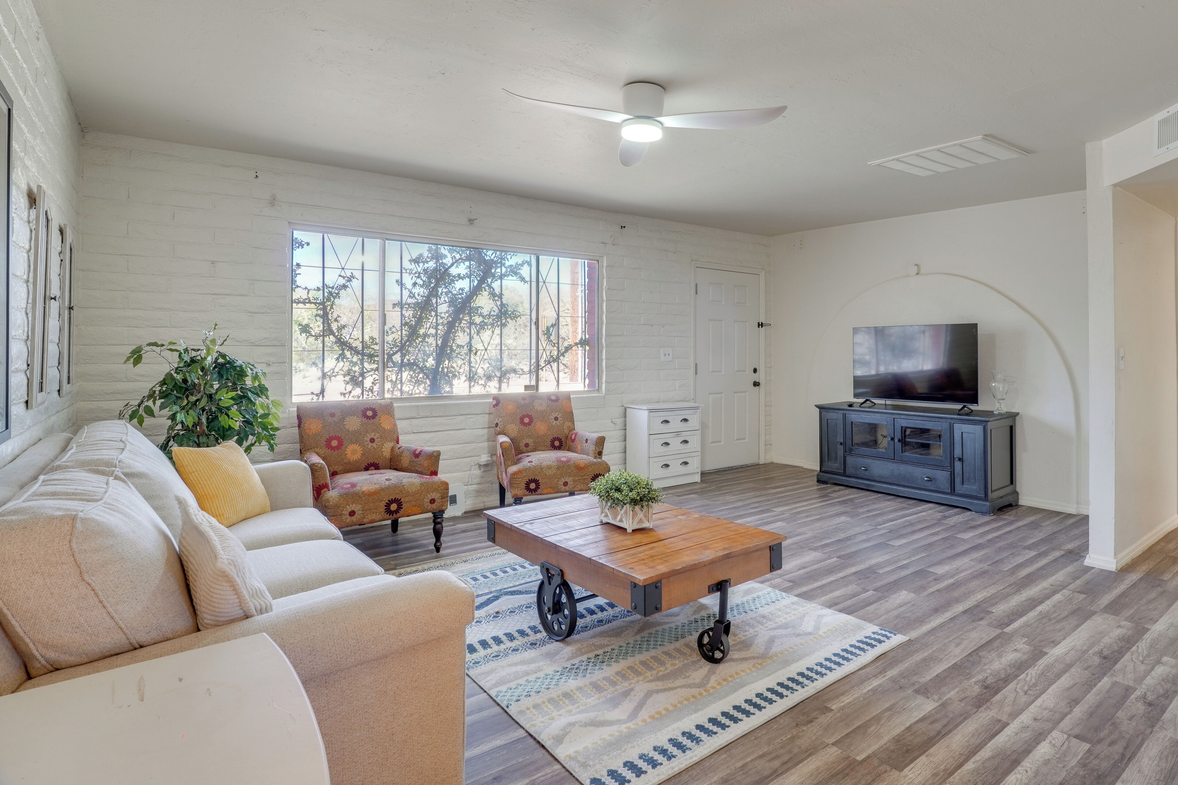 Hike, Golf & Dine: Tucson Retreat W/ Mtn Views! - Casino Del Sol