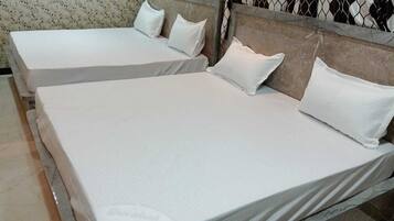 Quarto Quádruplo Básico | Wi-fi grátis