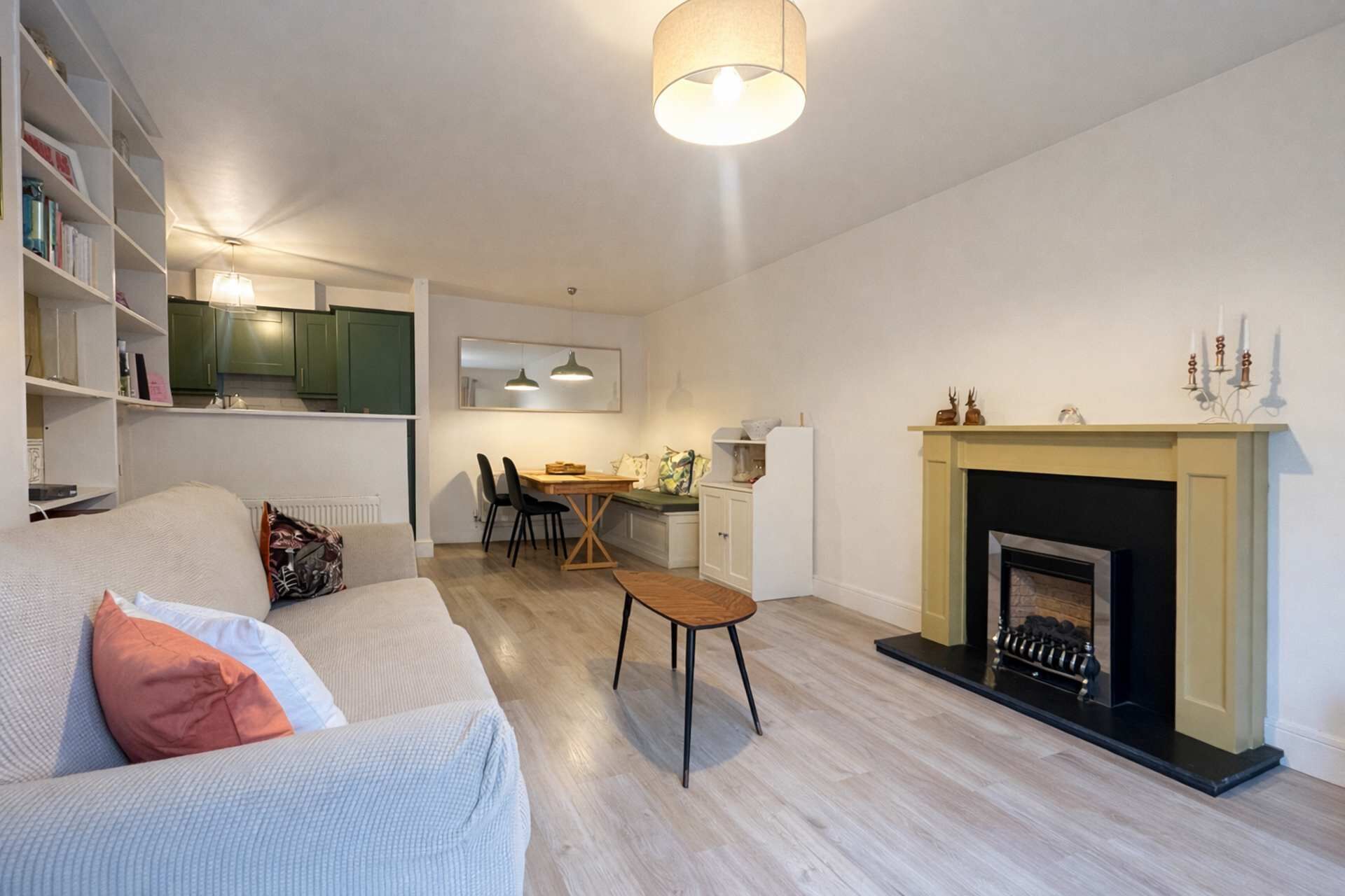 Bright 2bdr Split Level Apt Near Phoenix Park - Dublin
