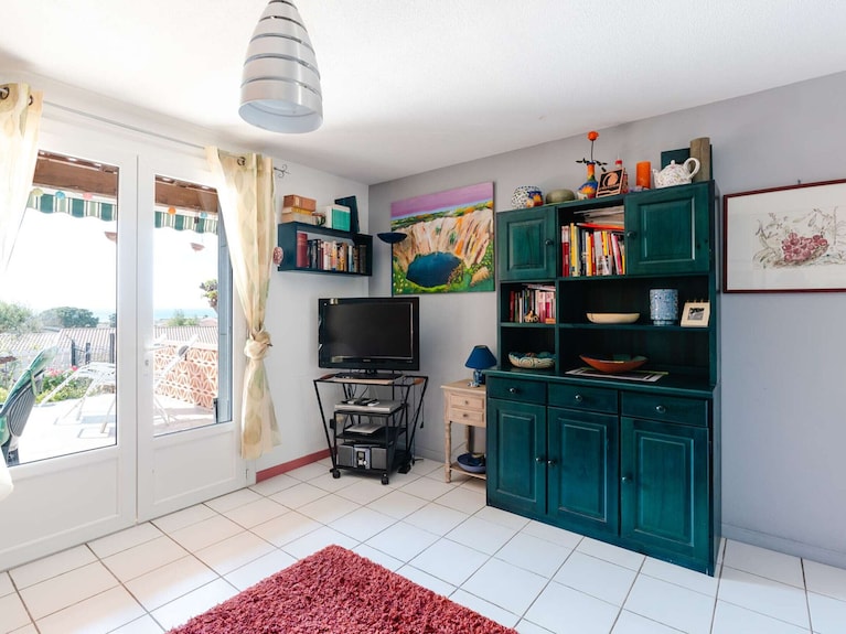 Charming Cottage With Parking, Two Terraces, And Modern Amenities - Pet Friendly - Saint-Pierre-la-Mer