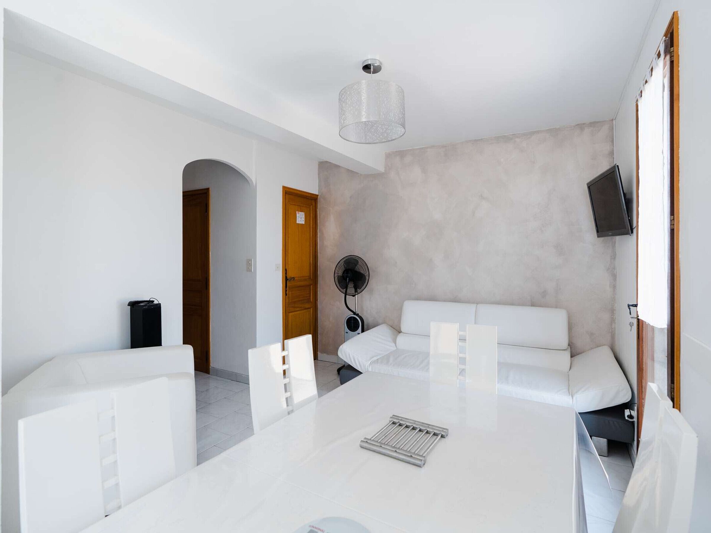 Spacious Family Villa In Narbonne-plage For 6 People, Private Parking, Pets Allowed - Narbonne