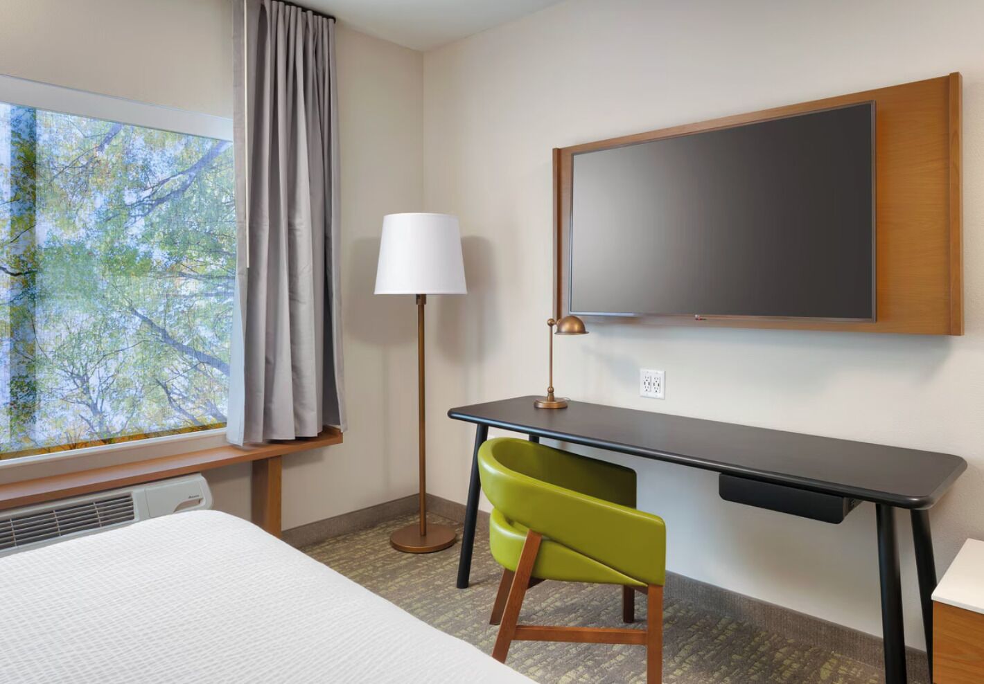 Comfortable Stay W/ Free Breakfast & Parking | Close To Red Rocks & Attractions - Lakewood, CO