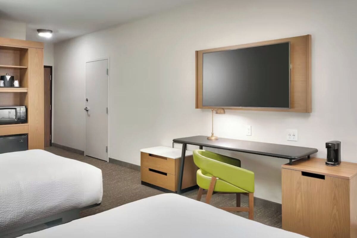 Comfortable Stay With Breakfast And Pool | Minutes From Downtown Denver - Wheat Ridge, CO