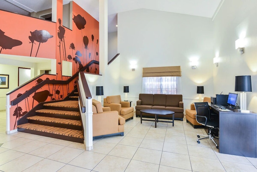 Pet-friendly Room Stay Close To Sarasotas Attractions Ideal For Families! - Sarasota, FL