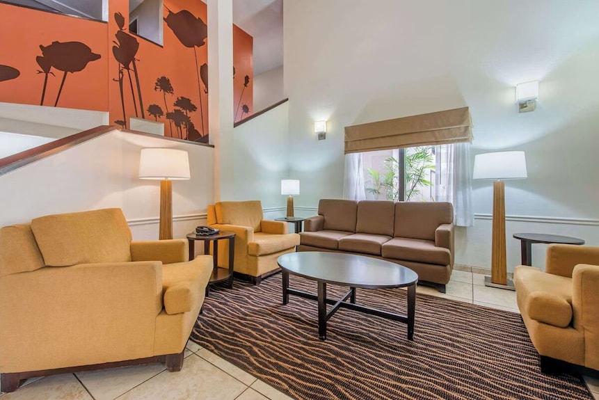 2 Convenient Rooms With 2 Double Beds For Short Stays Near Top Sarasota Spots - Sarasota, FL