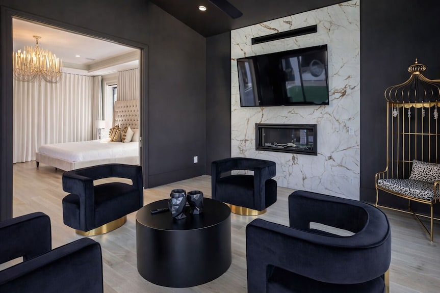 Buckhead Luxury Mansion, Heated Pool, Dual Fire Features, 5 Bedrooms - Decatur, GA