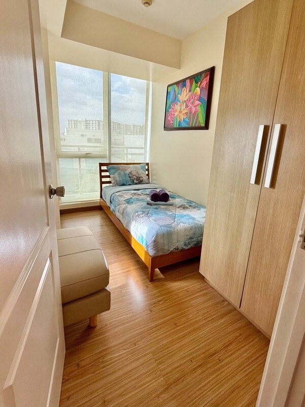 Azure Urban Resort 1br-2br St Tropez - Taguig