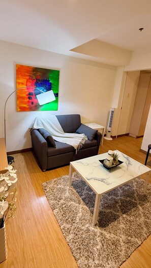 Apartamento em Condomínio Fechado, 2 quartos, acessível, varanda | Sala