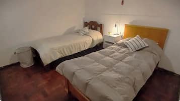 Apartamento, vista para o pátio | Cortinas/cortinados opacos, ferro/tábua de engomar, Wi-fi grátis