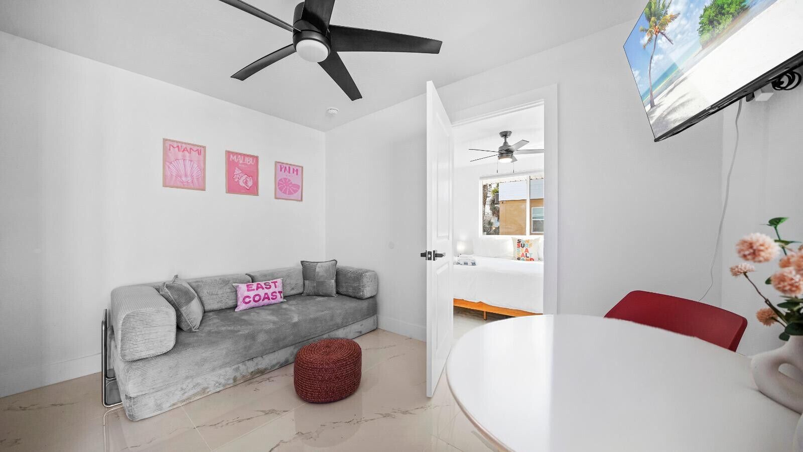 Pink Palm*steps To Beach*pool & Sofa Bed- Walk To Times Square, Fort Myers Beach - Fort Myers Beach, FL