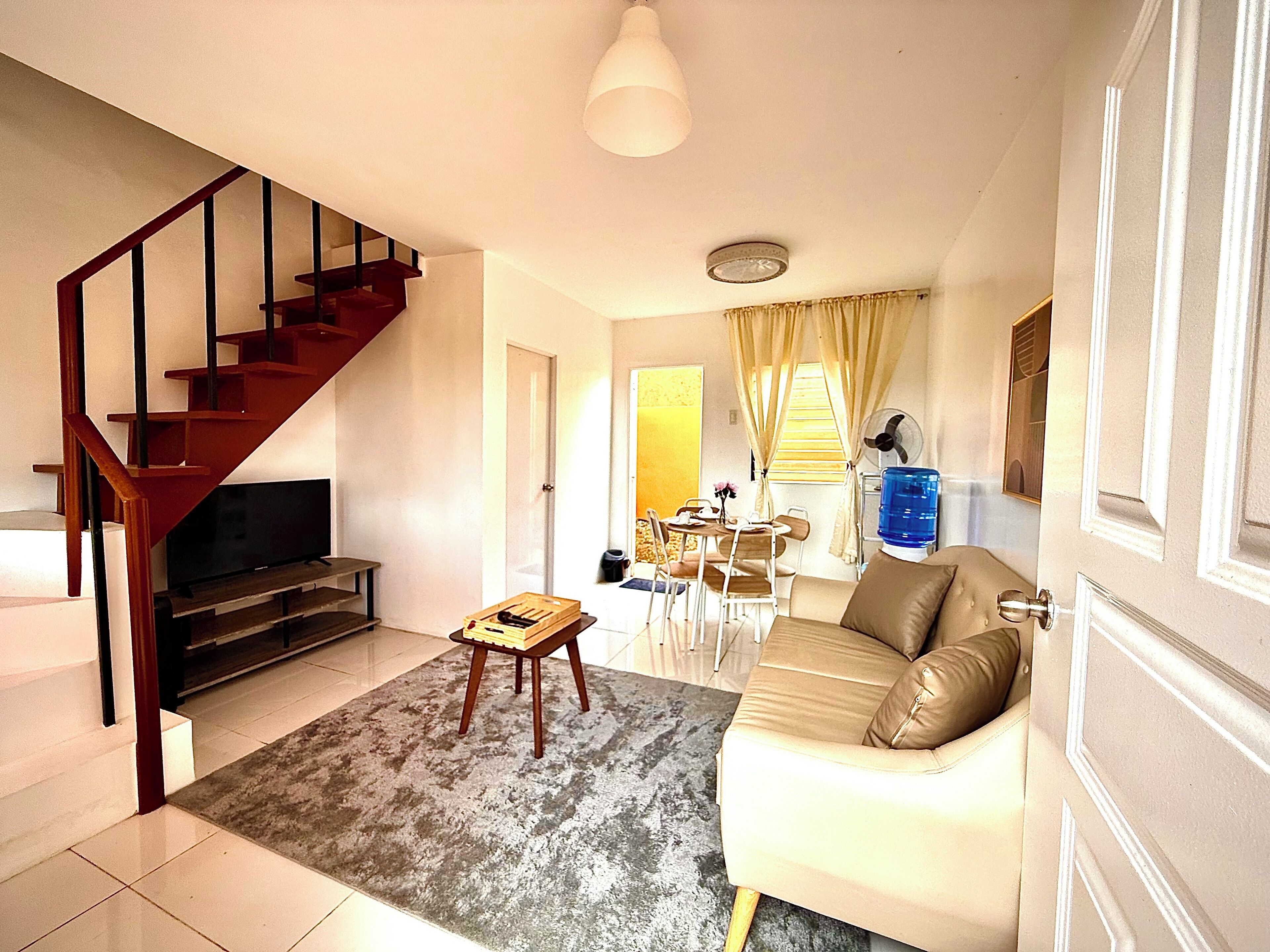 Enjoy Your Own Private Modern Townhouse Perfect For Relaxing & Working Remotely. - Taal