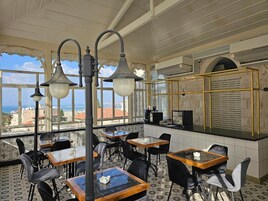 Quarto Duplo Comfort, não fumadores, Vista para a cidade | Restaurantes