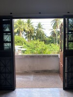 Estúdio Básico, vista para o jardim | Interior