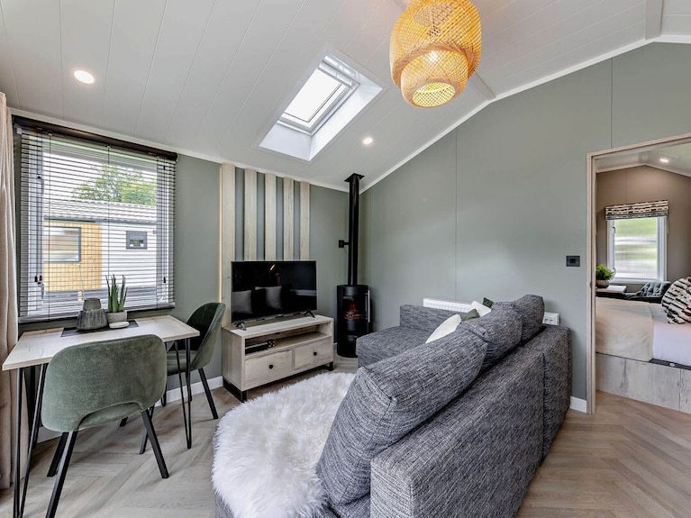 Prion 1.0 Spa (Pet), Llandyrnog - North Wales
