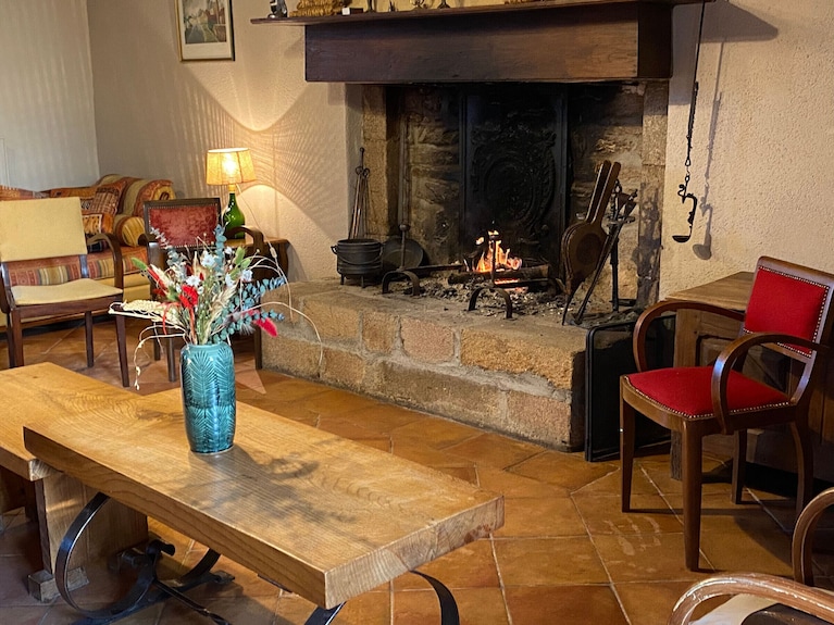 Grande Maison Avec Piscine Chauffée à Bois Bertrand - Indre