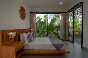 Secretária, secretária adequada para computadores portáteis 