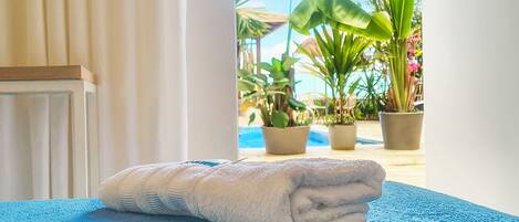 Quarto Duplo Exclusivo, vista para a piscina | Piscina | Piscina exterior