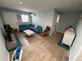 Casa luxo, 2 quartos, piscina particular, ao lado da praia | Área de estar