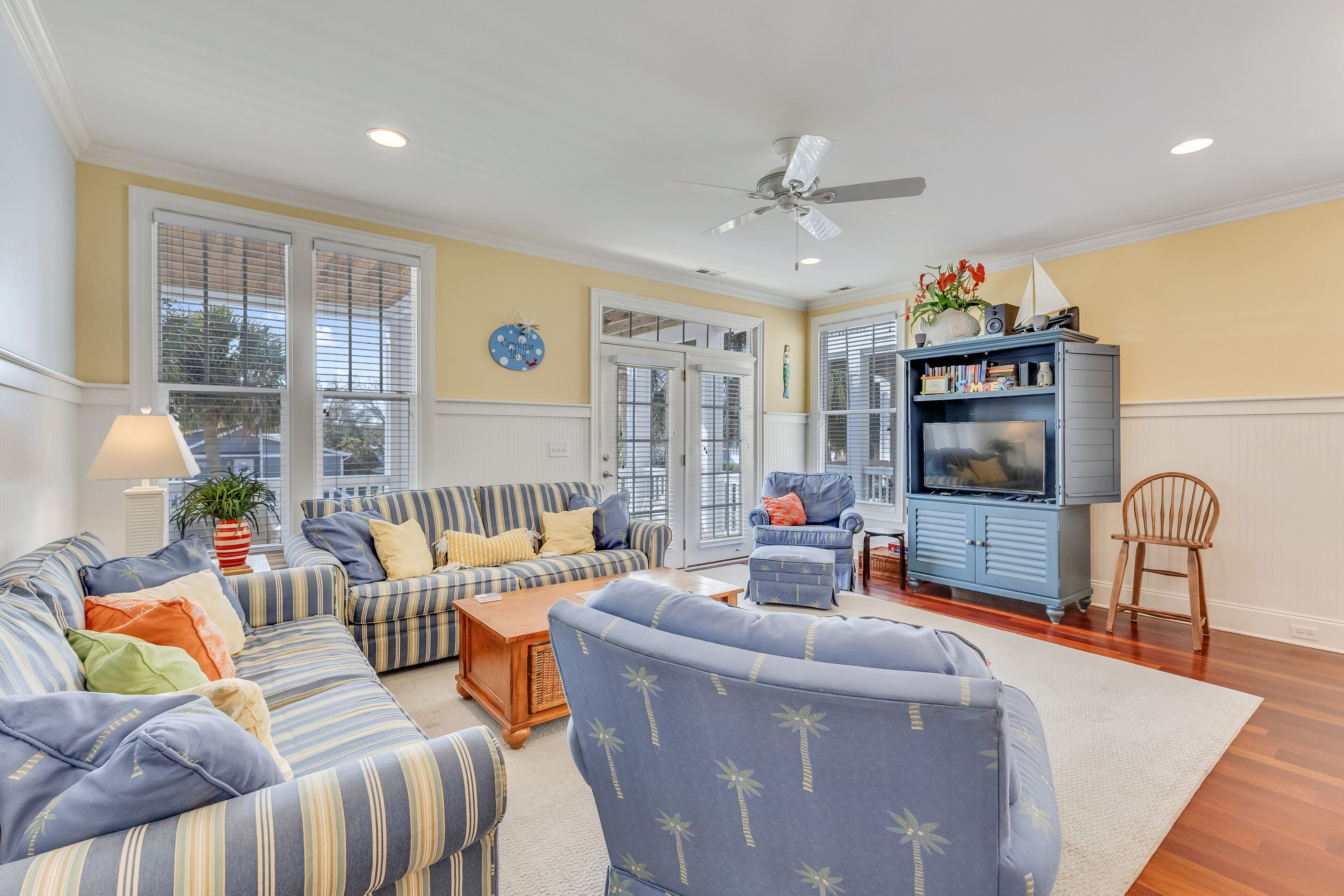 Carolina Blue: 6 Bedroom Family-friendly Duplex, 5 Blocks To Kure Beach Pier - Kure Beach, NC