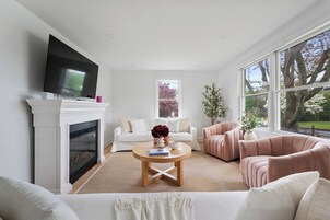 Casa, pátio, vista para o jardim | Sala de estar