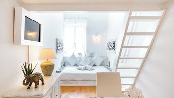 Apartamento de Luxo, não fumadores, ar condicionado | Roupa de alta qualidade, edredões de penas, com mobília individualizada