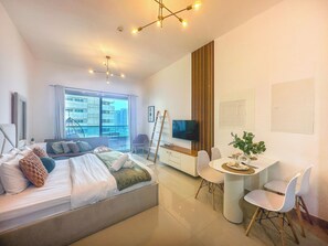 Apartamento, vista para a baía | Ferro/tábua de engomar, Wi-fi grátis 