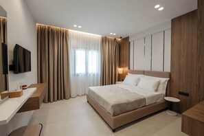 Villa Comfort, varanda, vista para a piscina | Ferro/tábua de engomar, Wi-fi grátis, roupa de cama fornecida 