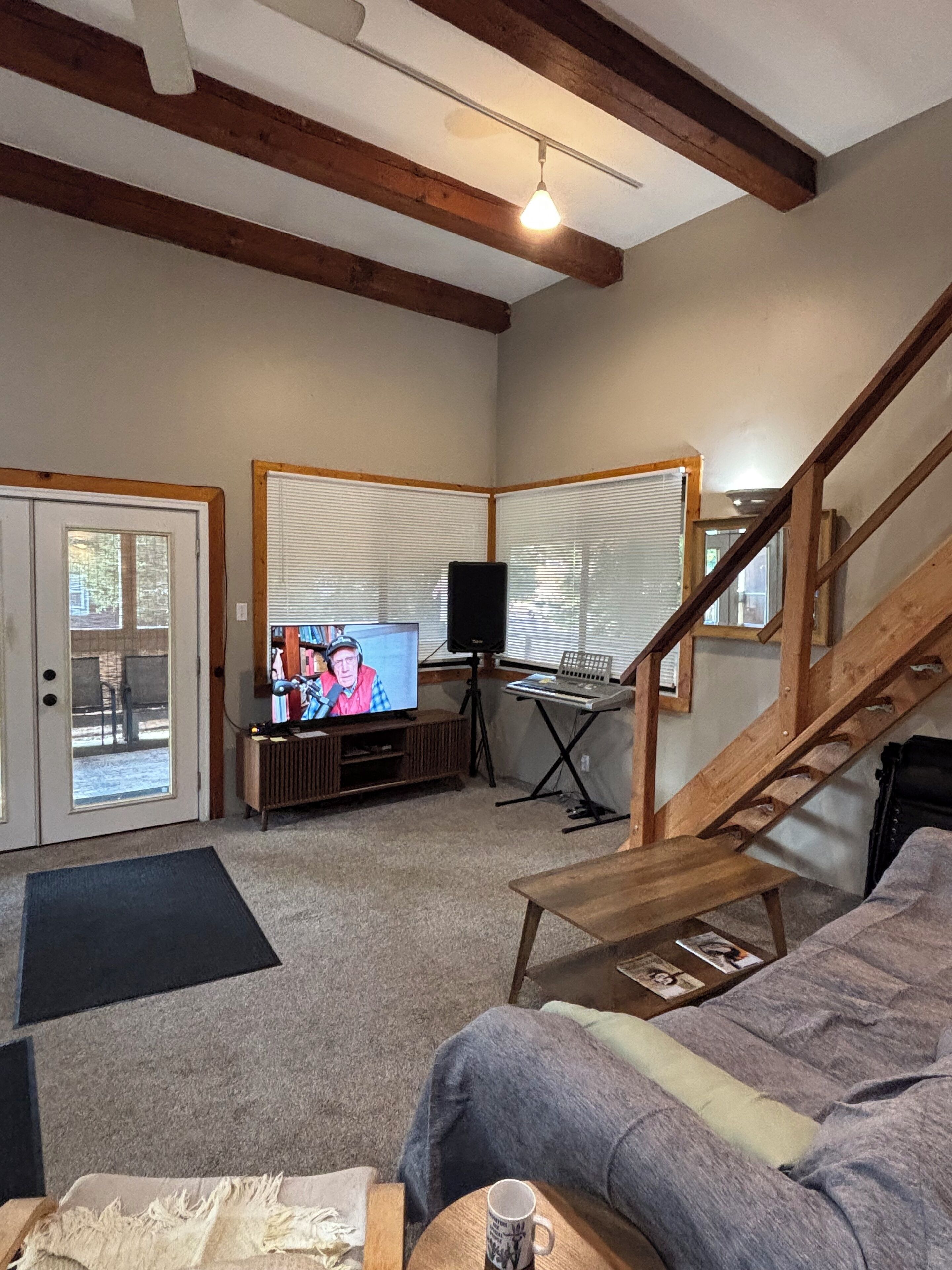 Terrific Bicycle Vacation House\nin Pleasant Oak View Neighborhood Adjacent Ojai. - Ojai, CA