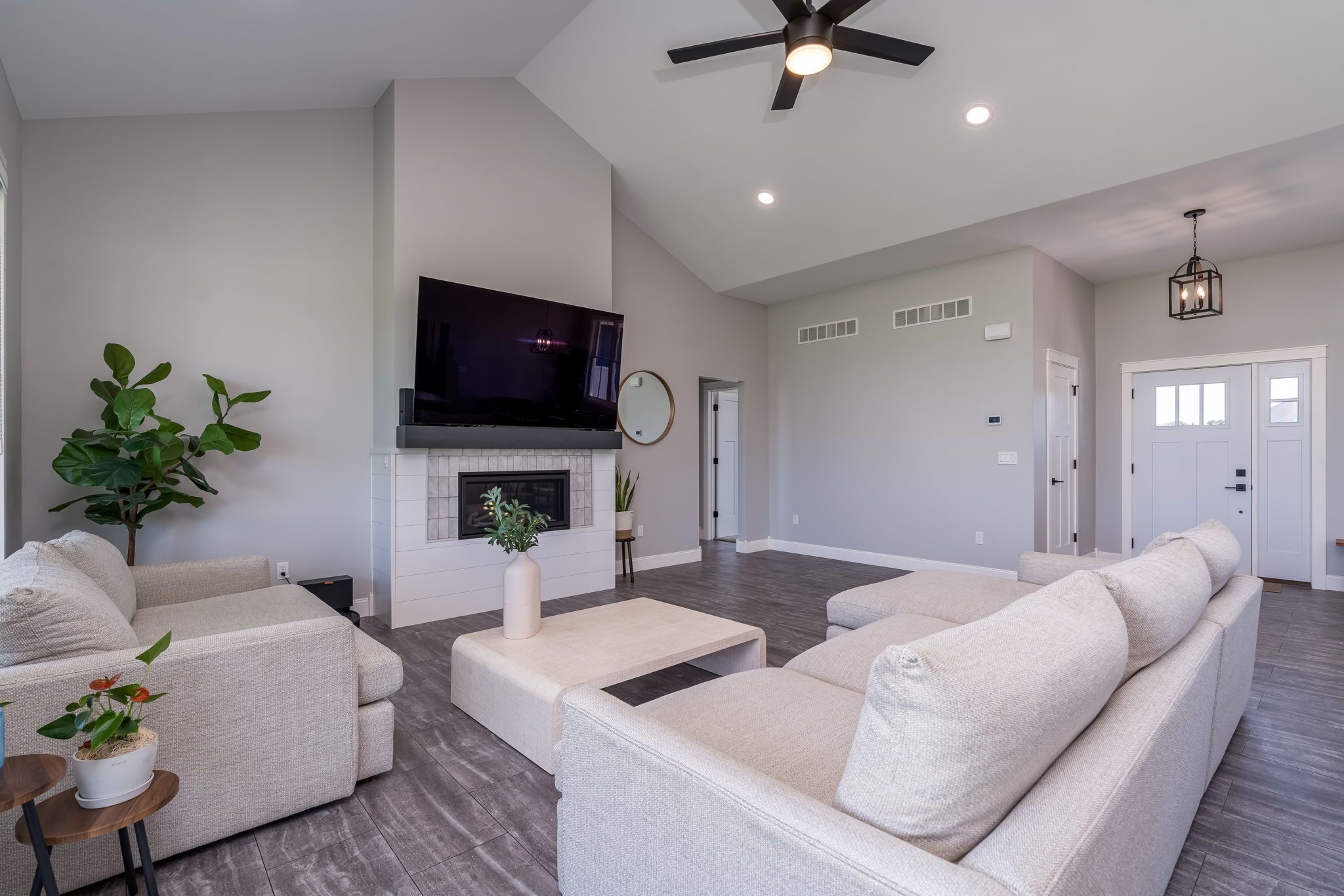 Prairie Court Retreat In North Mankato Sleeps 8 - 스완 호