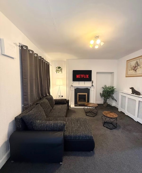 Long Contractor Stays - Hs2 Nec Bhx Parking Wifi Netflix Discounts Offered - Birmingham Airport (BHX)