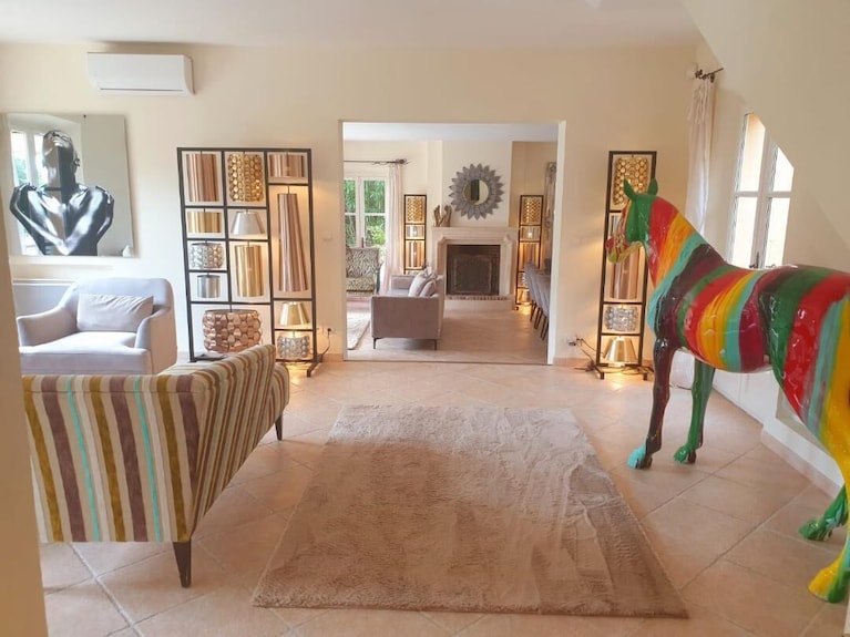 Villa At St Tropez Golf Club: 4 Bedrooms, 24/7 Security, Tennis Courts.... - Gassin