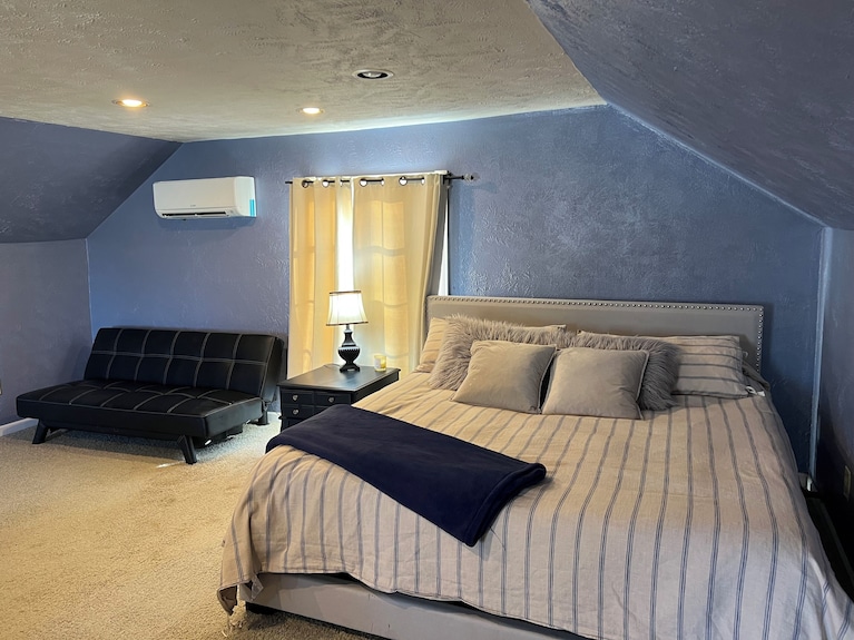 Blue Suede Suite In The Heart Of Downtown Corinth - Corinth, MS