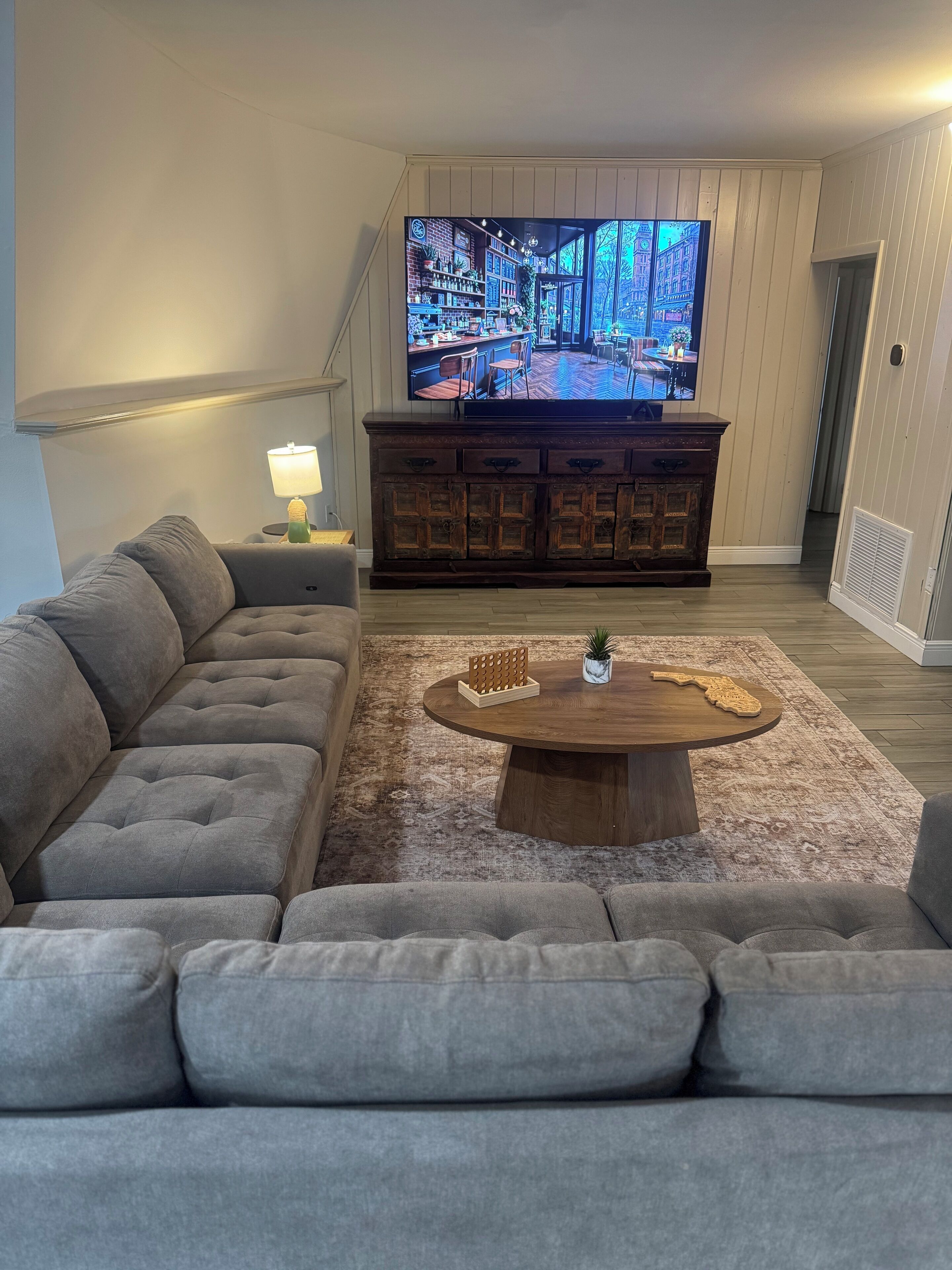 Deland Dome Home- 98" Tv - Open Kitchen - DeLand, FL