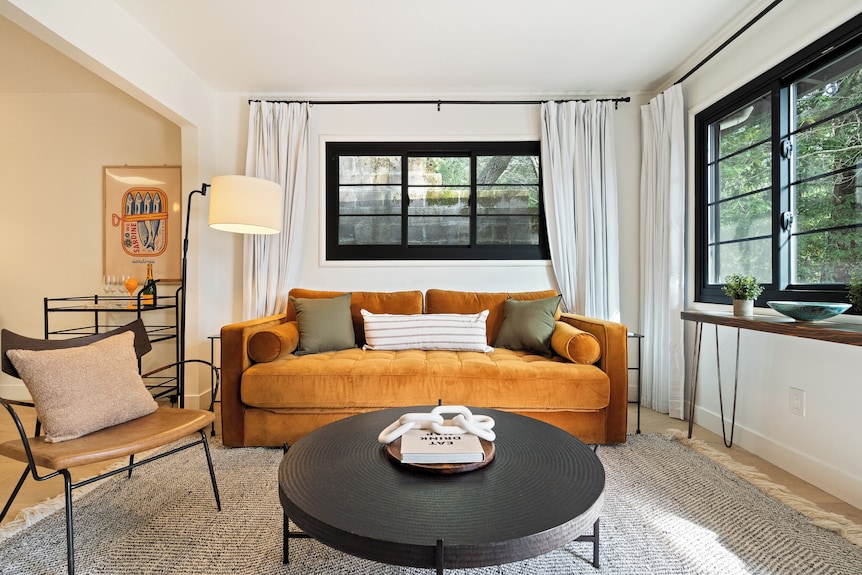 Serene Mill Valley Retreat - King Bed, Walk To Downtown, Deck, Sleeps 4. - Tiburon, CA