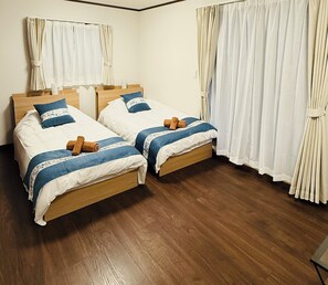 Quarto Individual | Edredões de penas, Wi-fi grátis, roupa de cama fornecida 