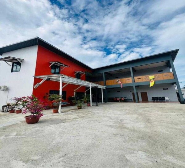 Hotel O Lundu Town Homestay Kpg Dagang - Lundu