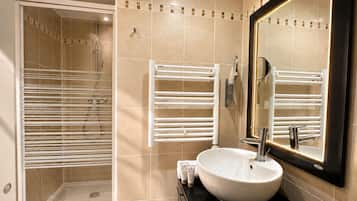 Apartamento Deluxe, Vista para a cidade | Casa de banho