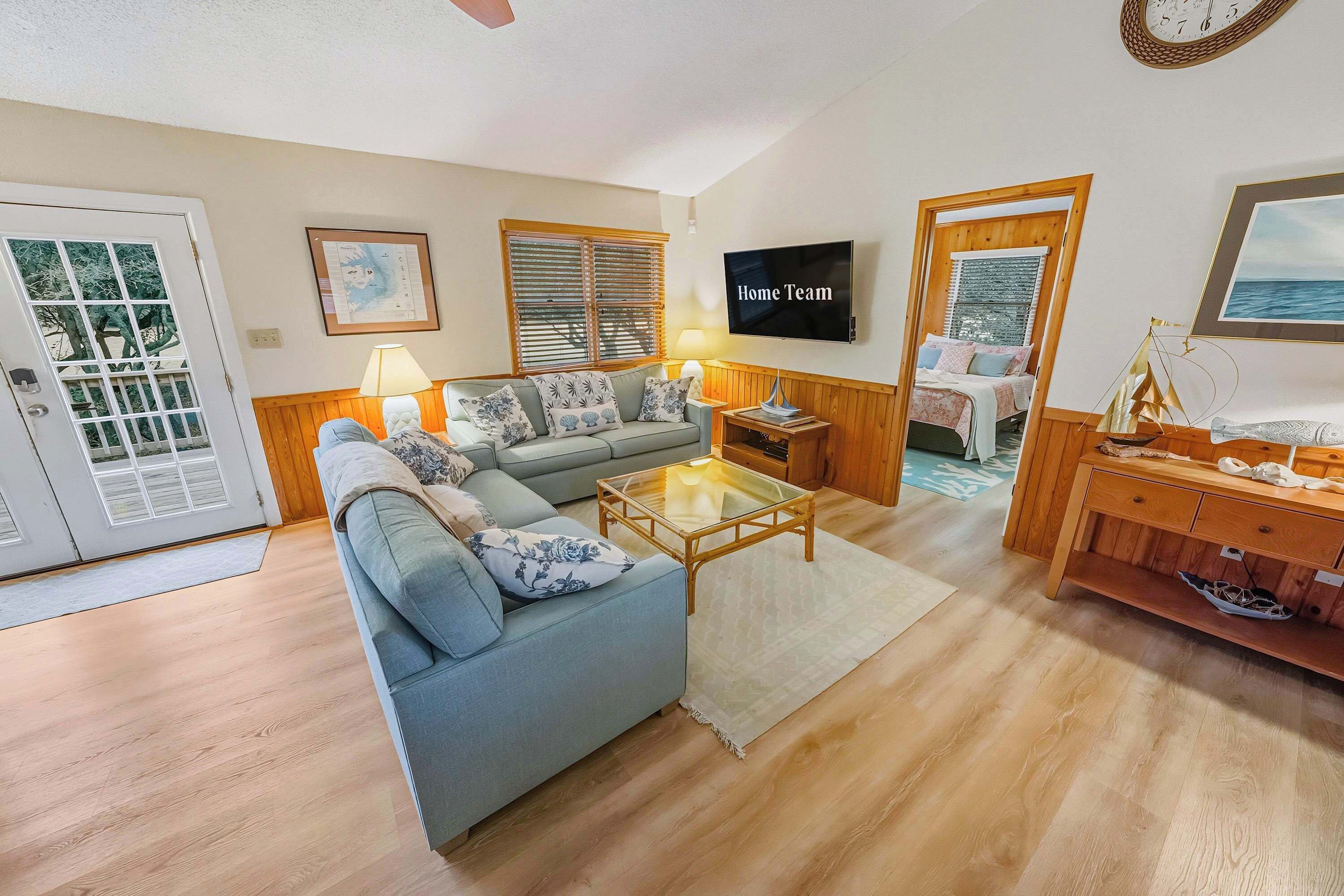 Mins From Beach  Outdoor Patio & Games  Sleeps 9 - Kitty Hawk, NC