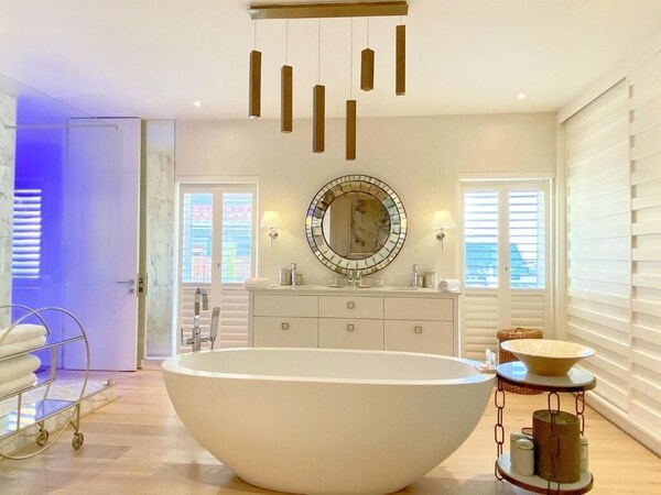 Yolo Spaces - Clifton Sea View Villa - Camps Bay