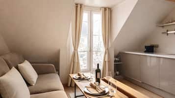Apartamento, Vista para a cidade | Sala de estar