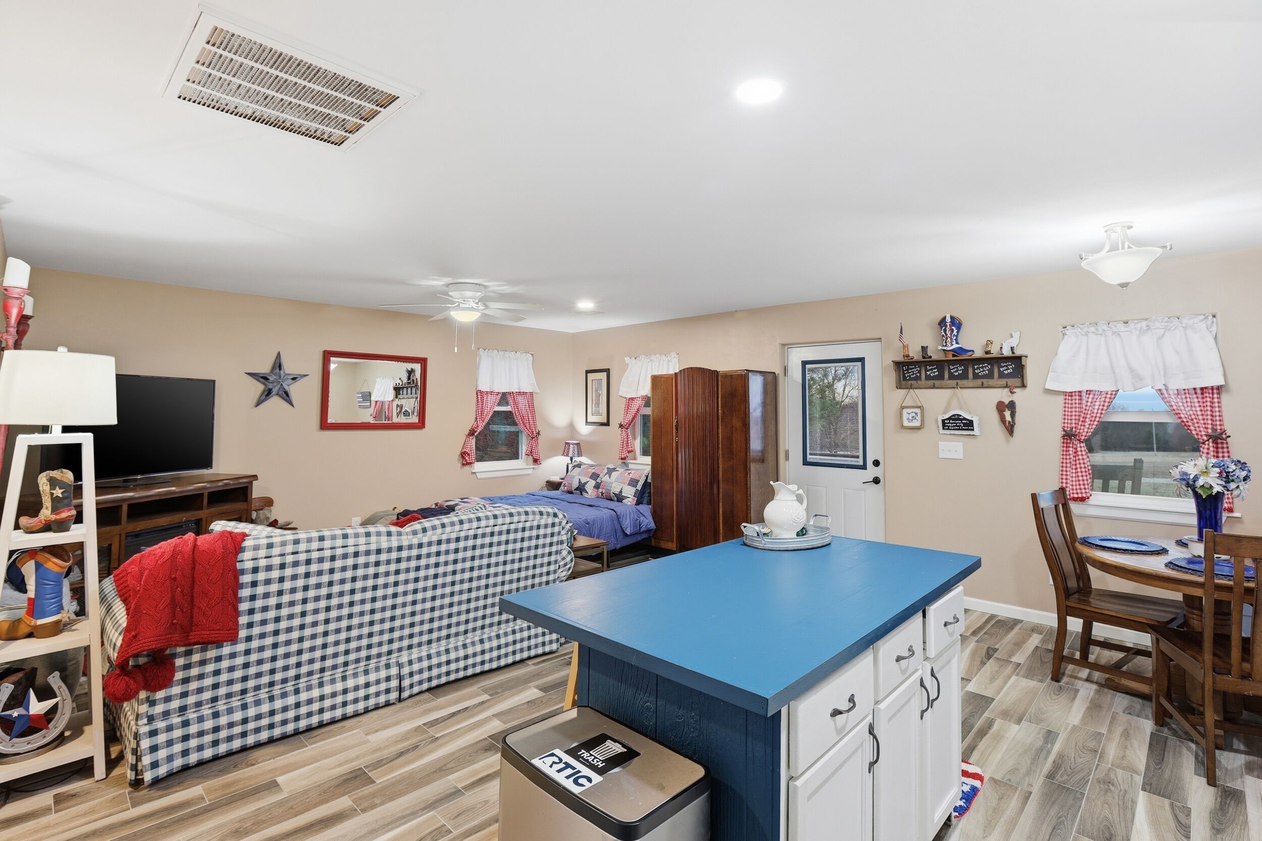 Private Cabin On Acres, Mins To Osu, Tumbleweeds, Lake Mcmurty & Pets Welcome. - Stillwater, OK