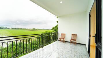 Quarto Duplo de Luxo, vista para a colina | Vista da varanda