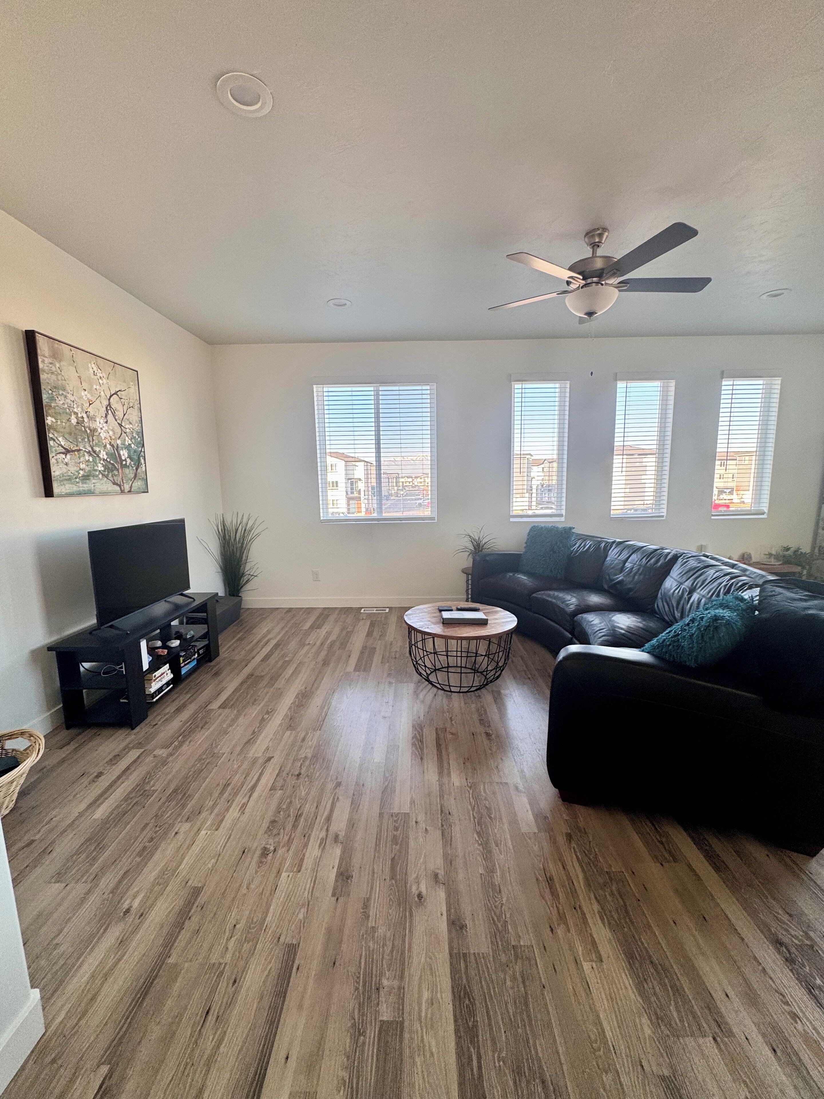 Spacious, Modern 4-bedroom Townhome With Ac In Beautiful American Fork - Lehi, UT