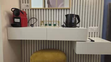 Quarto Comfort | Cofre no quarto, secretária