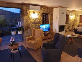 Televisor LED de 32 polegadas com canais por cabo