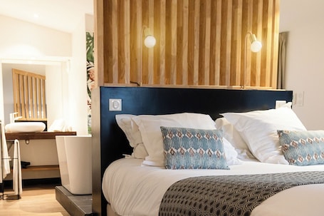 Quarto casal superior | Cofres nos quartos, quartos à prova de som. 5 chambres en ville