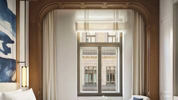 Suite Executiva, 1 cama king-size, Vista para a cidade | Lençóis italianos Frette, roupa de alta qualidade, minibar
