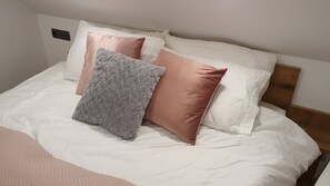 Apartamento, aceitam-se animais de estimação, Vista para a cidade | Cofre no quarto, cortinas/cortinados opacos, ferro/tábua de engomar 